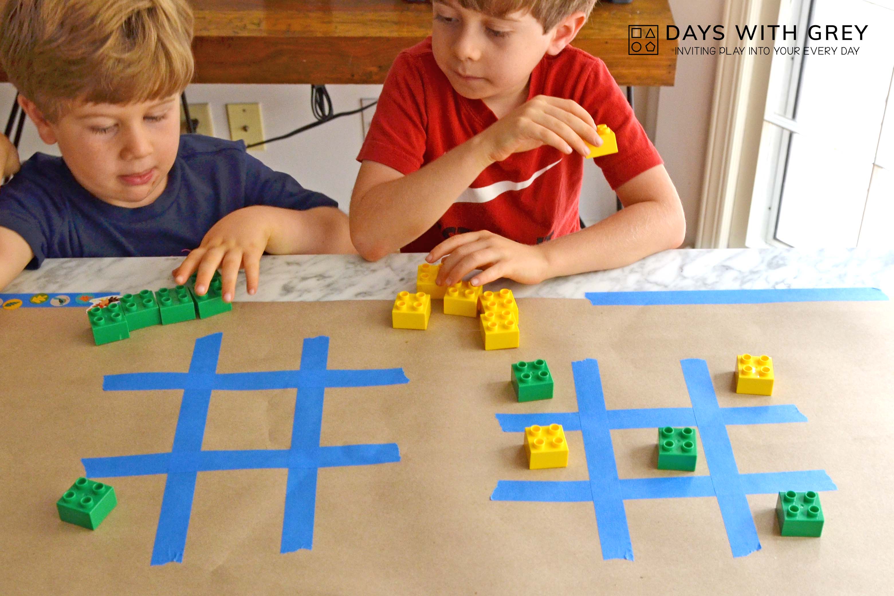 Duplo Tic Tac Toe - Days With Grey