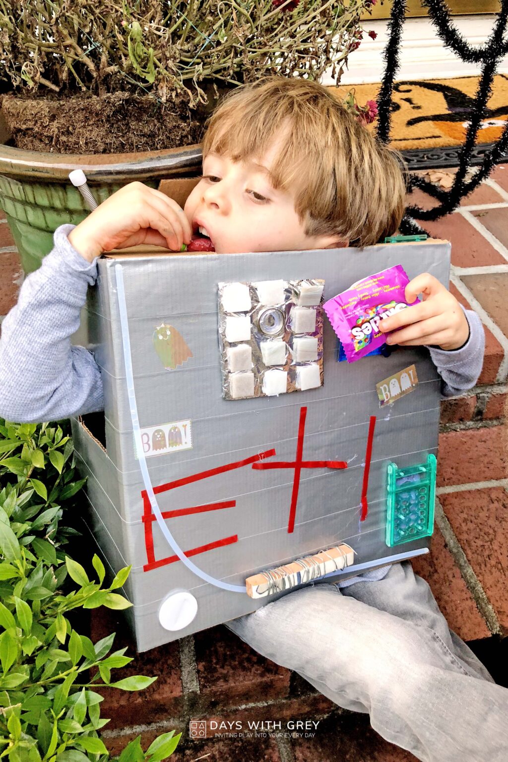 How to Make a Robot Costume - Days With Grey
