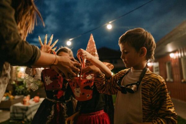 Safety Tips for Kids on Halloween - Days With Grey